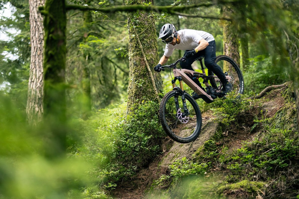 Moustache GAME : ce nouveau VTT électrique envoie du lourd