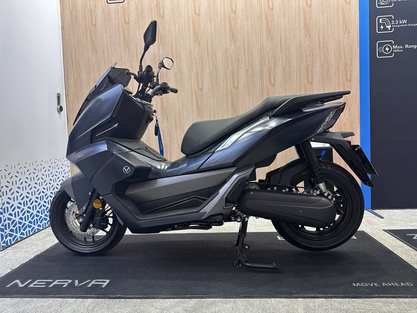 Nerva EXE II : le nouveau maxi-scooter électrique à batteries BYD sera bientôt là