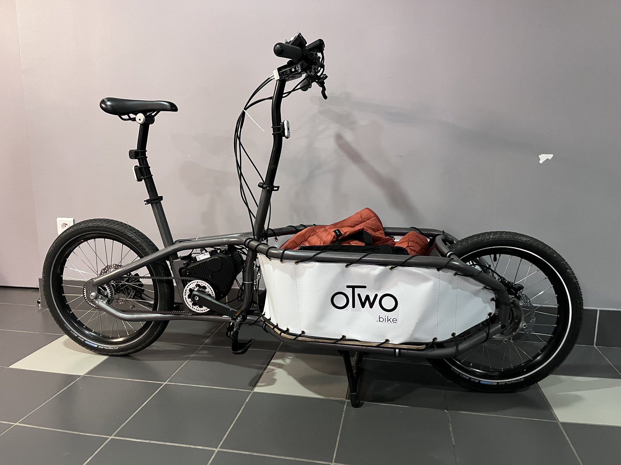 Otwo : les premiers exemplaires de ce vélo cargo électrique ultra ...