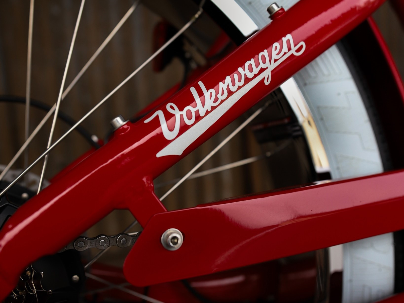 Ce vélo électrique vintage rend hommage à l'icônique Volkswagen Combi