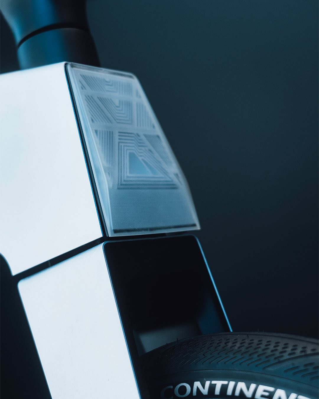 Vélo électrique compact Canyon : un concept-bike 20" futuriste