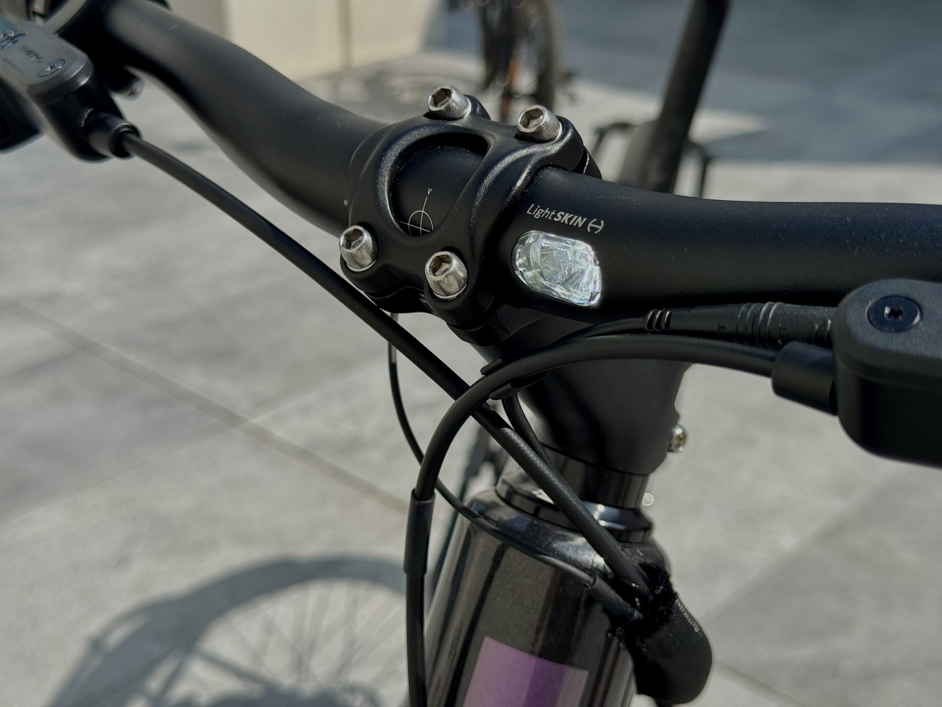 Nakamura Crosslite: 1 599 € en soldes, vélo électrique urbain à courroie