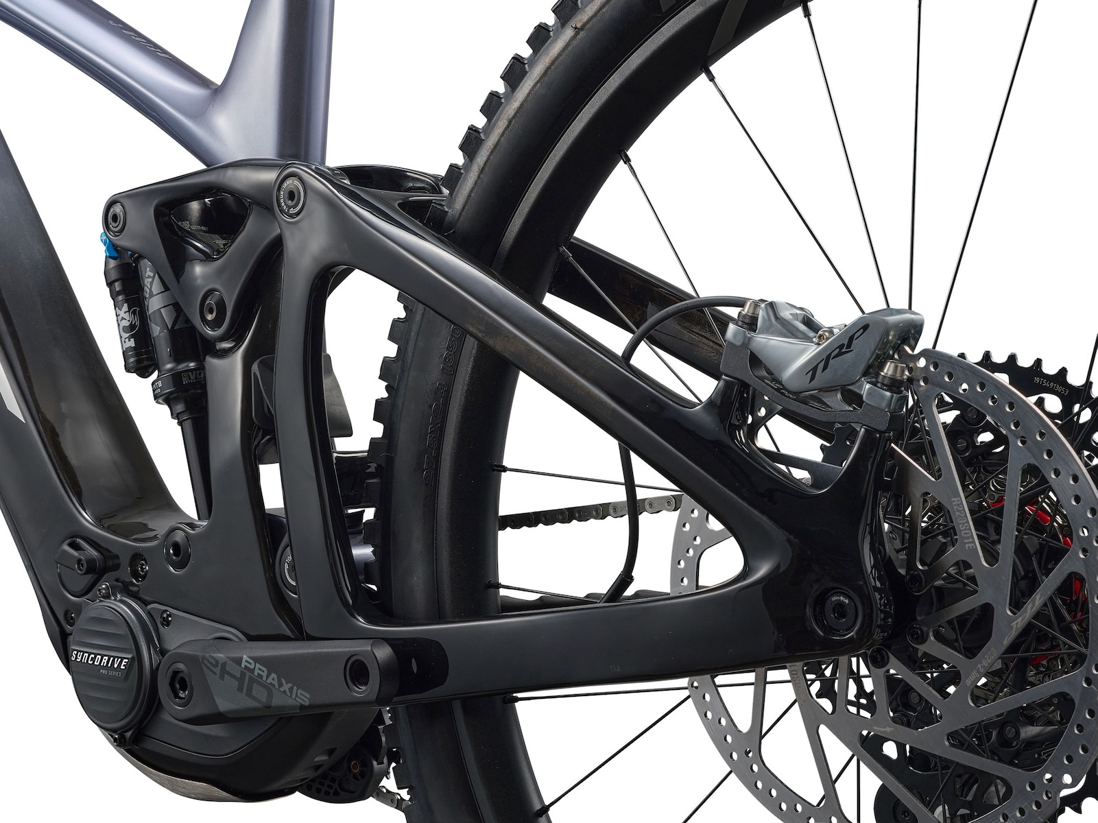 Nouveau Giant Reign Advanced E+ : puissance, carbone et cerveau connecté