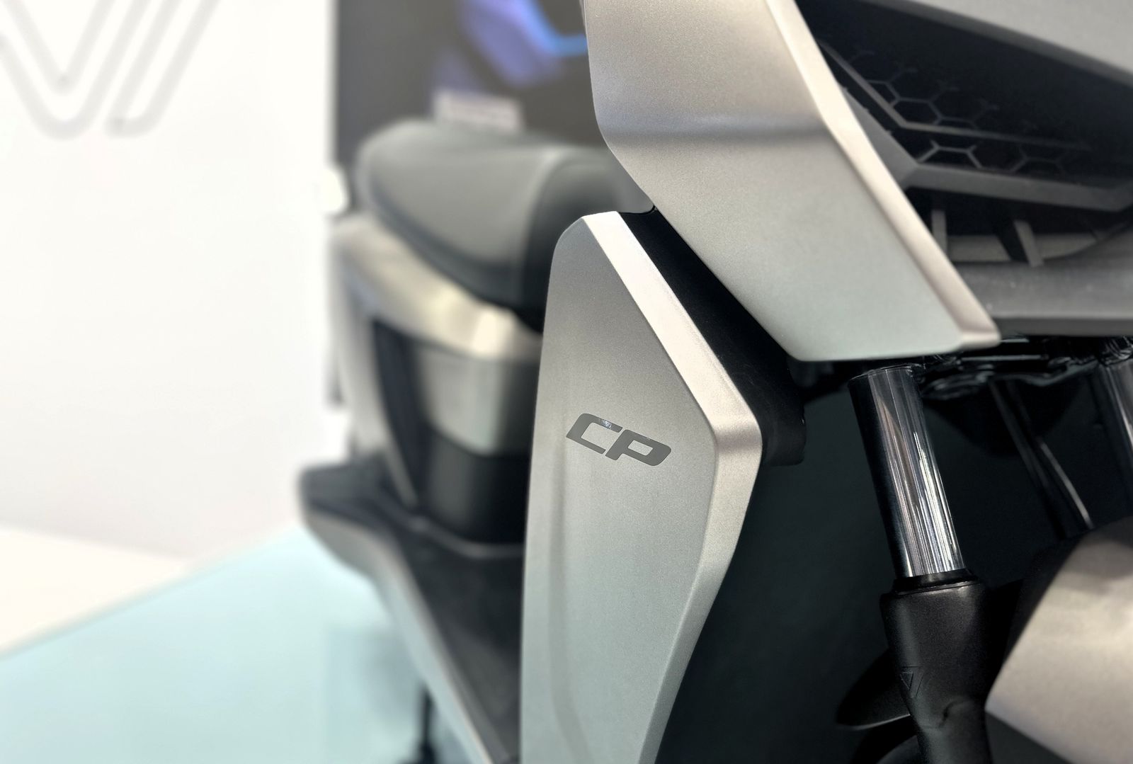 Signé Pininfarina, ce scooter électrique Vmoto est annoncé à 1500 euros